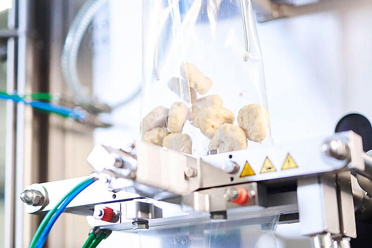 Vertical form fill and seal machine | flexible & efficient | Hastamat