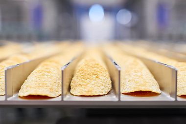 Fully automatic stacking chip lines | Hastamat