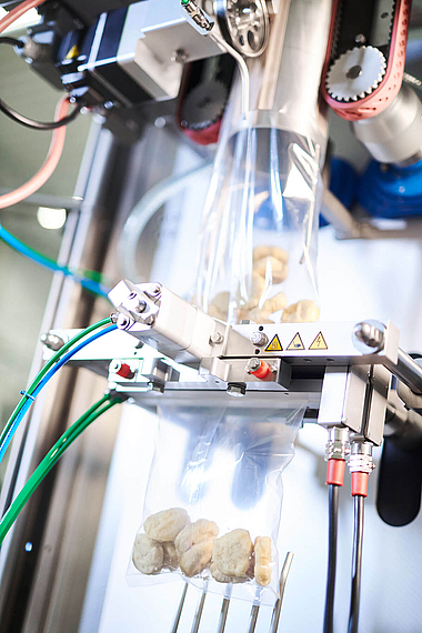 Product transfer systems that ensure gentle handovers | Hastamat